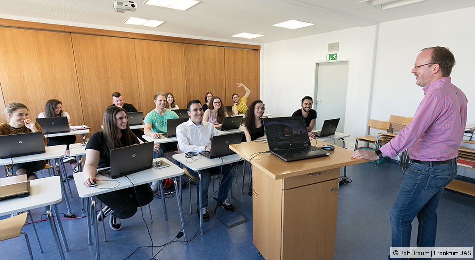 Campus tour: Building 3 - Library